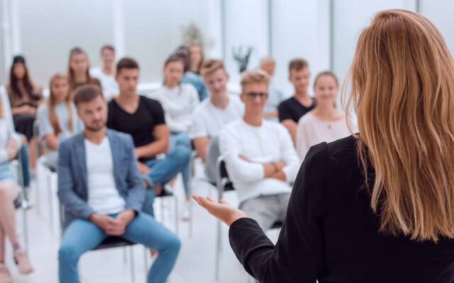 The Four Training Styles: Training Guide For Sales Managers